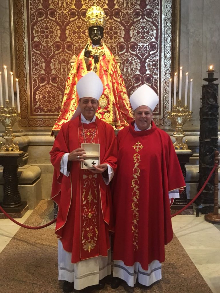El Papa entregó el palio arzobispal a Mons. Fernández | UCALP